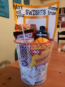 24 Senior Night Gifts: Memorable & Meaningful Ideas for Every Grad