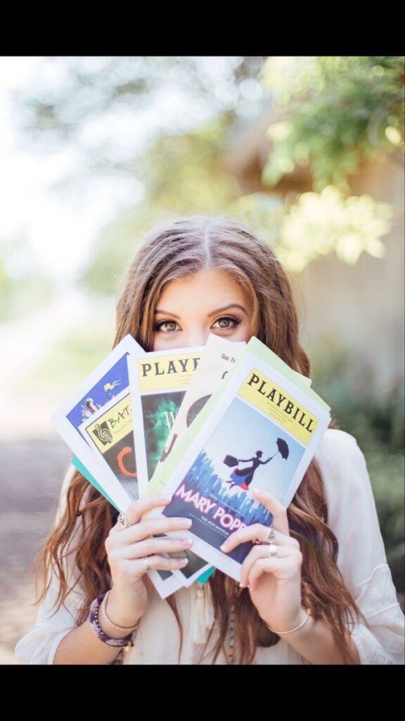 39+ Gorgeous Senior Picture Ideas Your Teen Will Actually Be Into